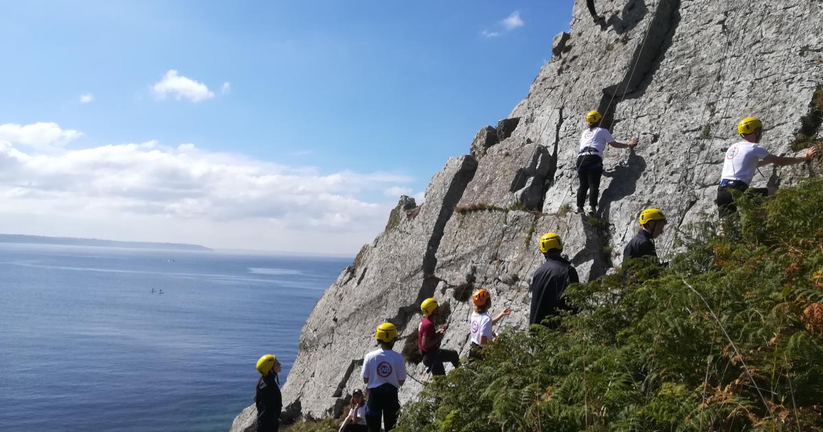 Escalade / Dizolo - Office de tourisme de Presqu'île de Crozon - Aulne ...